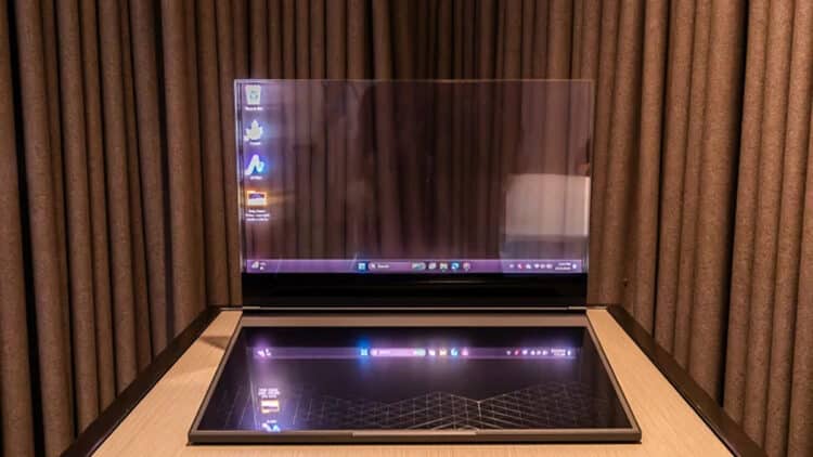 Lenovo показала уникальный ноутбук с прозрачным экраном